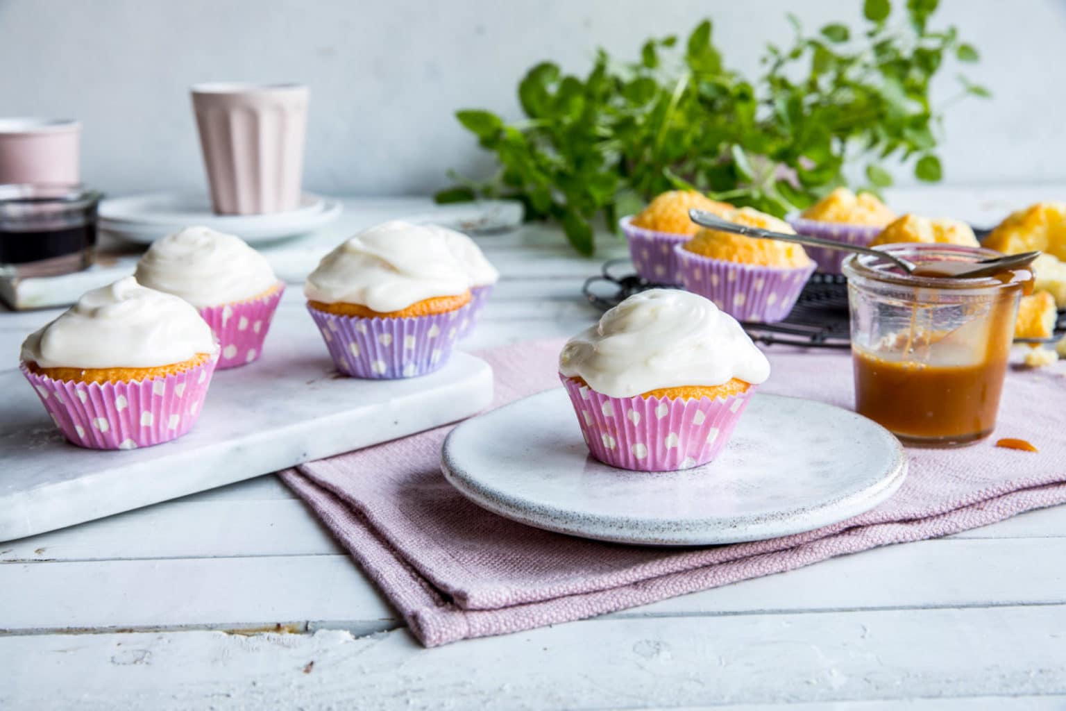 Enkle muffins med melisglasur - Melange