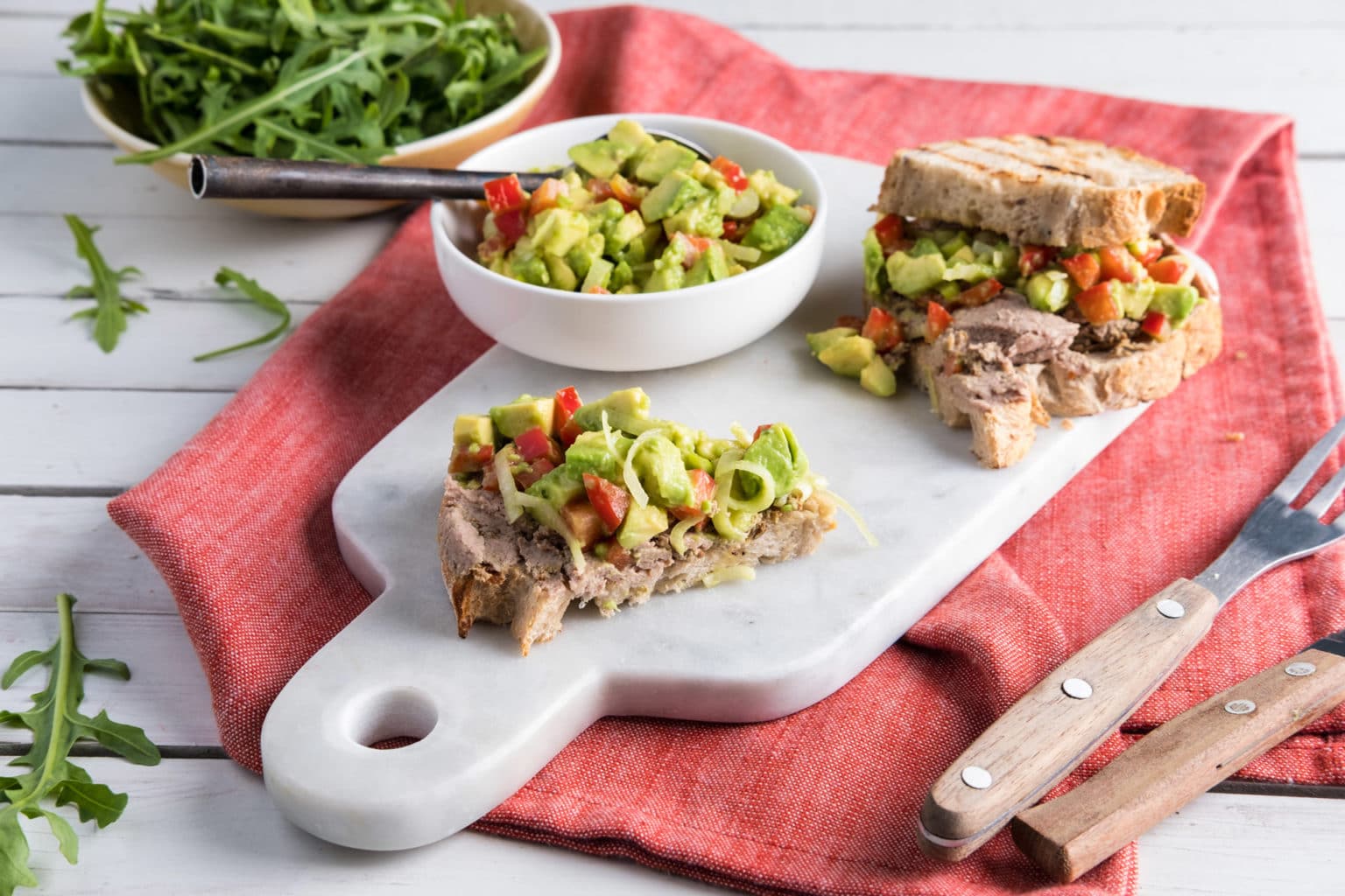 Leverpostei med avokadosalat - Mills