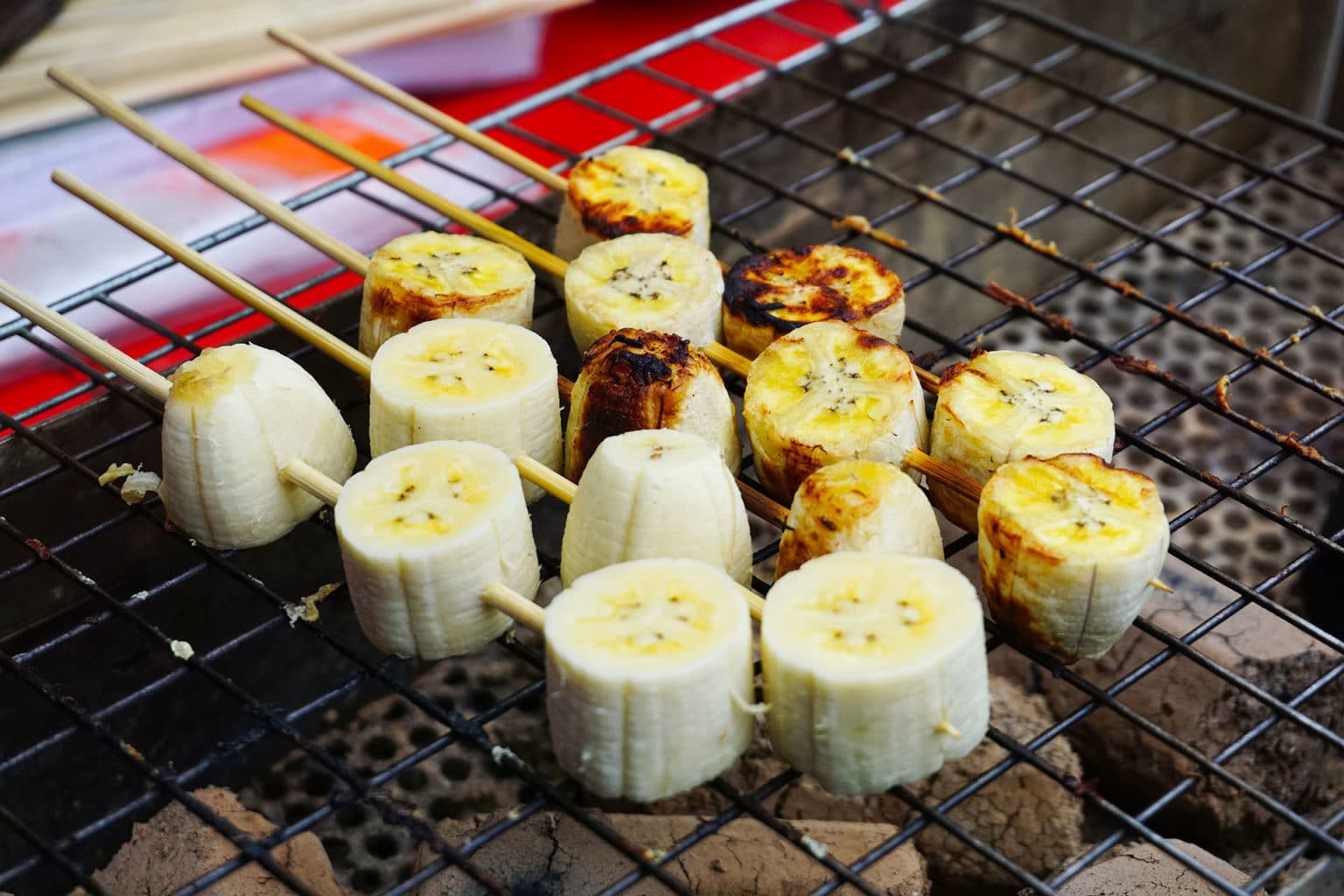 Slik lager du dessert på grillen - fem enkle oppskrifter | Vita hjertego'